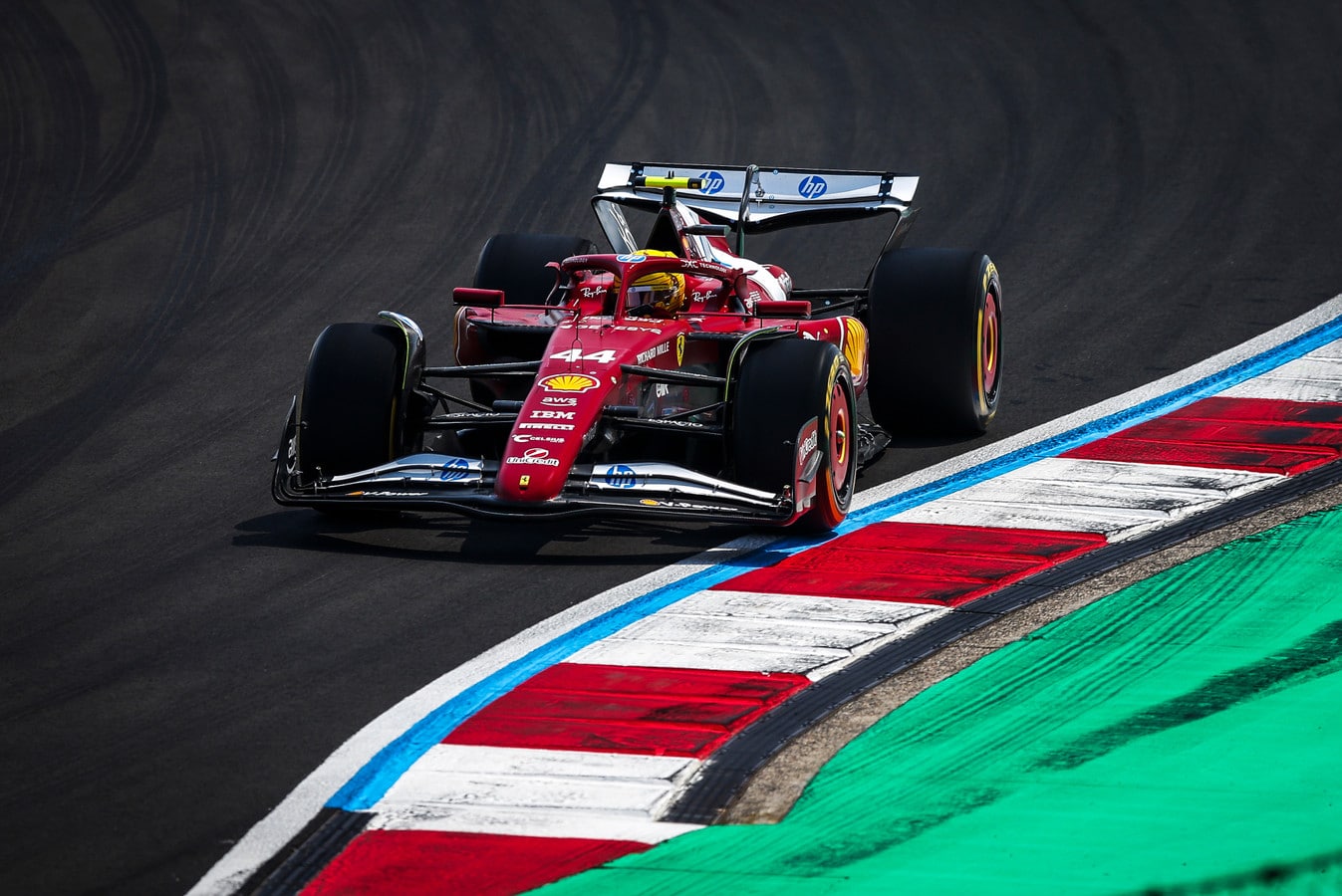 Lewis Hamiltonista paljastui hämmentävä tilasto