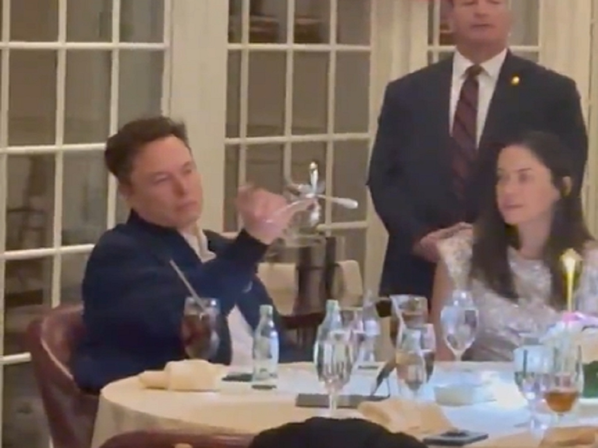 'Proof that Elon is an alien': Watch viral video of Elon Musk balancing ...