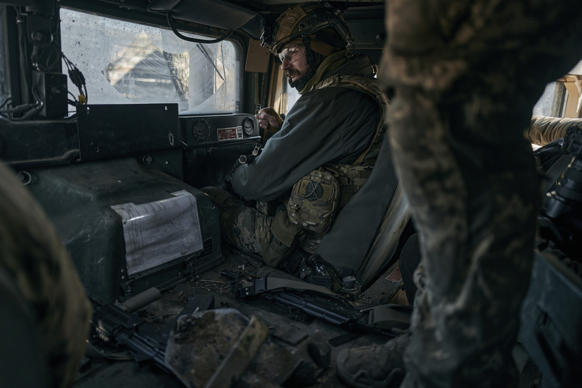 Elite Ukraine Soldier Reveals How He Got North Korean Fighter to Surrender