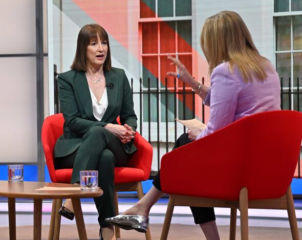 Rachel Reeves squirms when challenged 'who is running the country'