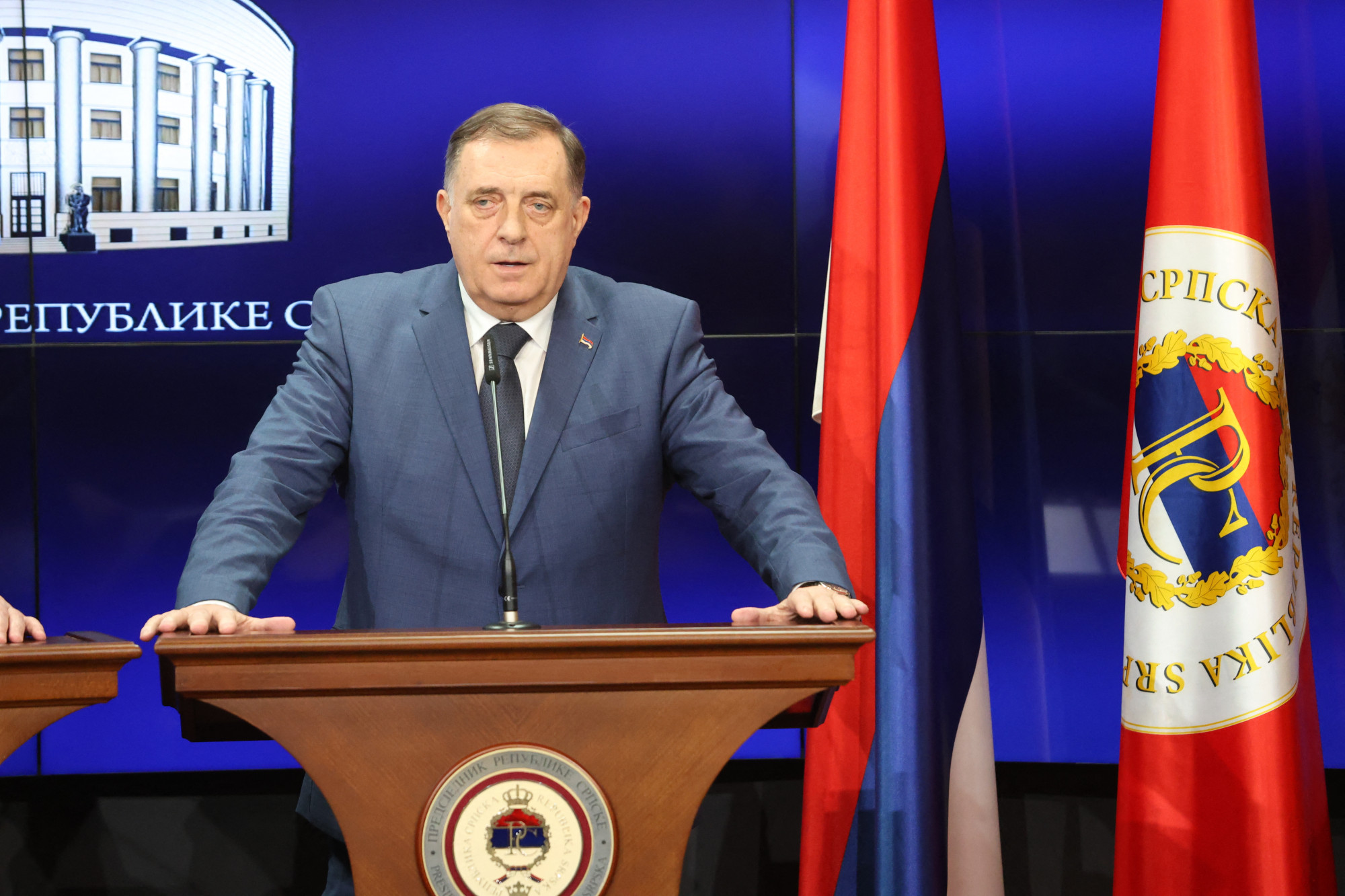 Másodfokon is egy év börtönt kapott Milorad Dodik, Orbán Viktor ...