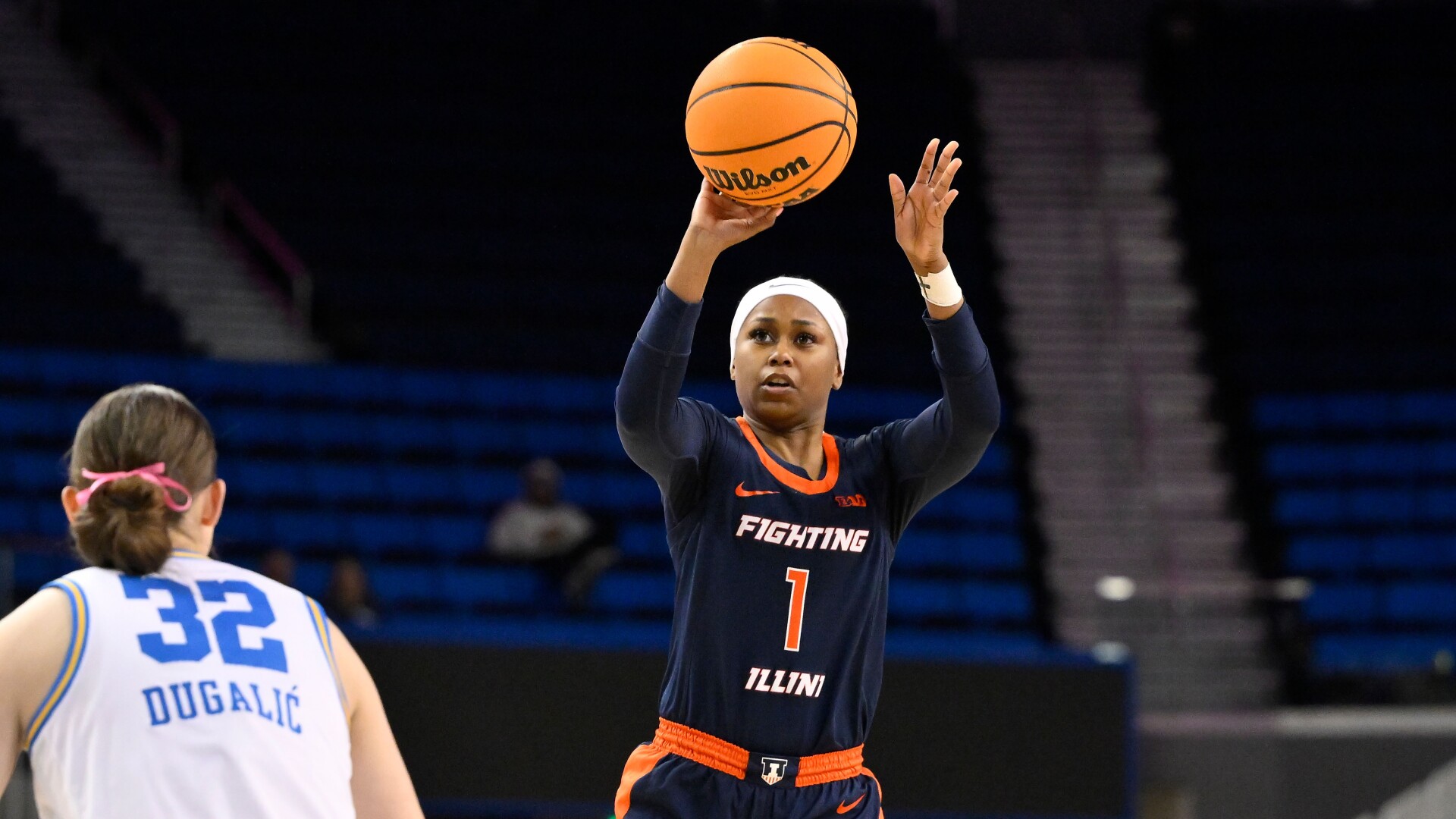 Bryant scores 17, leads No. 8 Illinois to first March Madness win in 25 ...