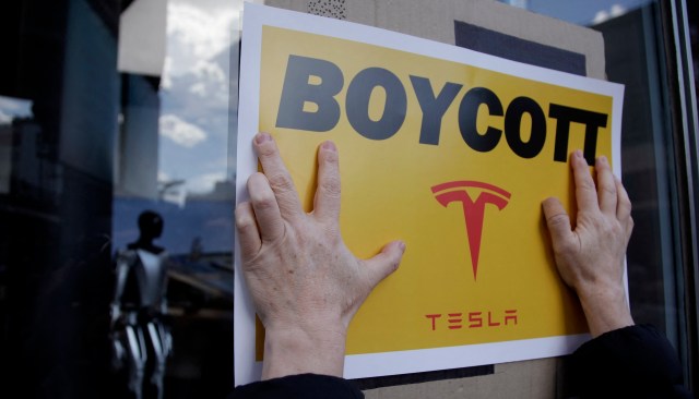 New report reveals troubling signs for Tesla amid mounting public ...