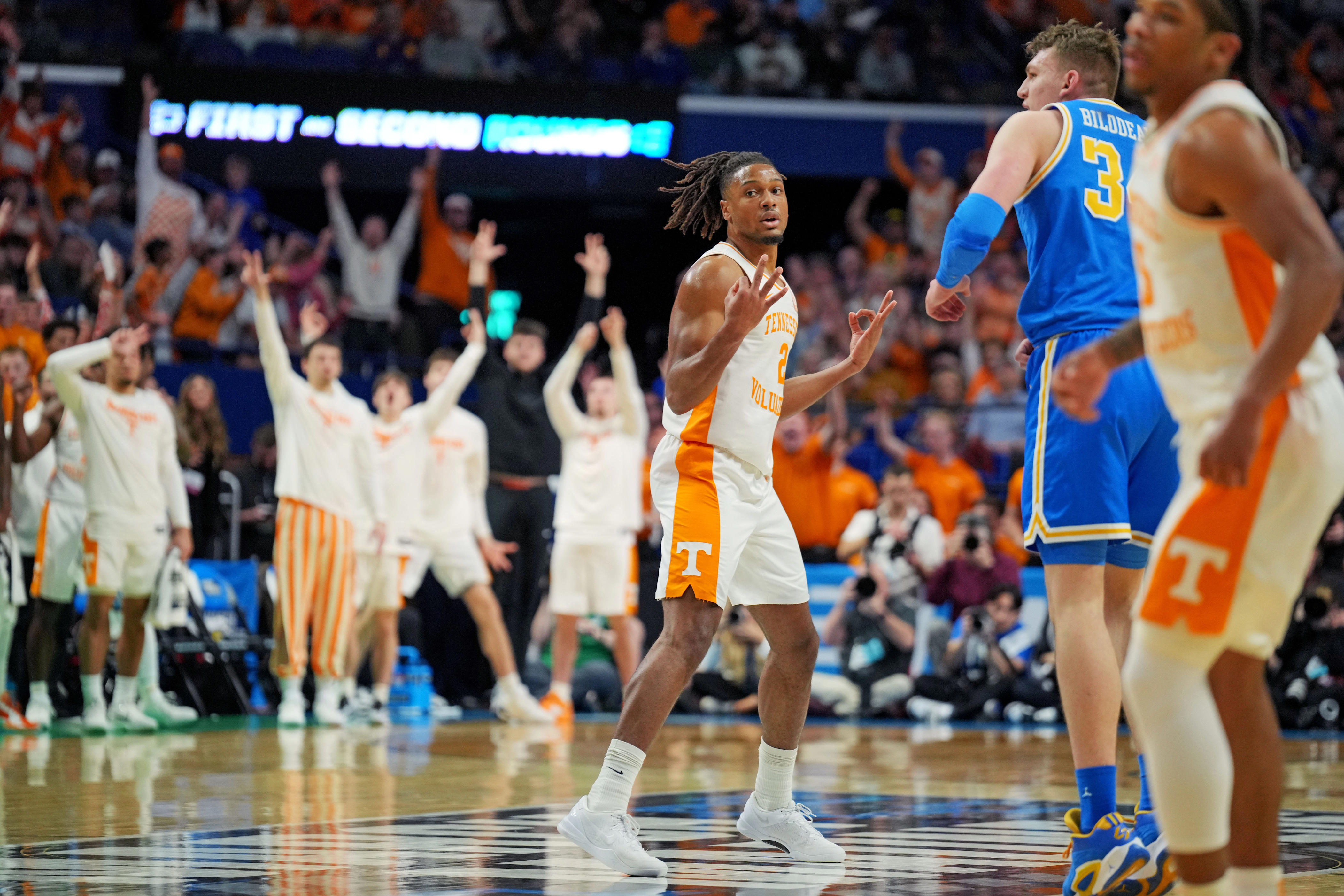 Chaz Lanier powers Tennessee basketball past UCLA to third straight ...