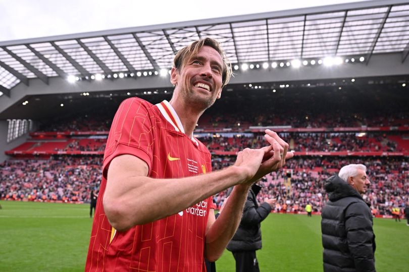 What Liverpool supporters did for Peter Crouch sets tone after legends ...