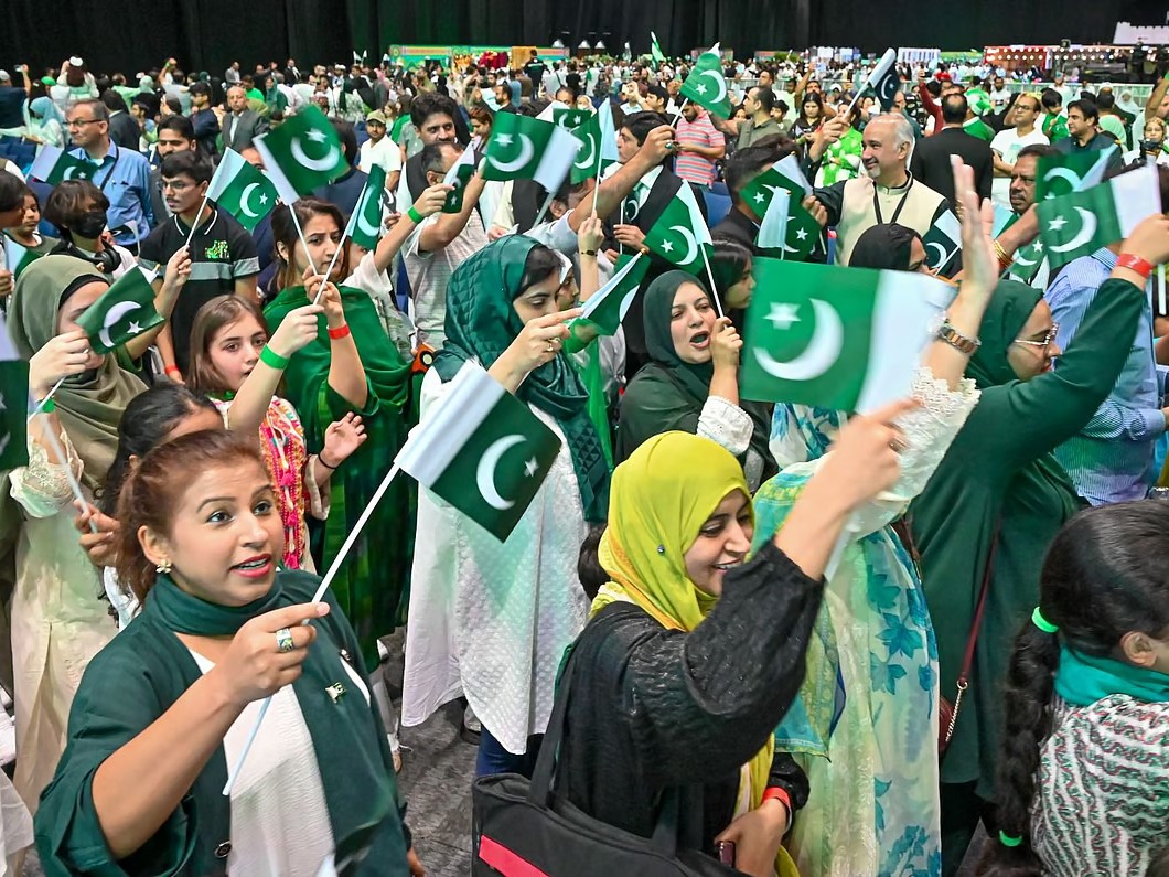 UAE leaders congratulate Pakistani President on Republic Day