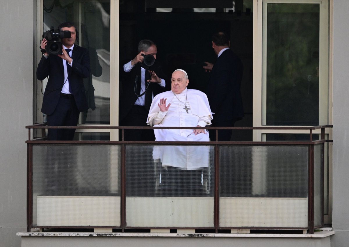 Pope Francis makes first public appearance in five weeks from hospital ...