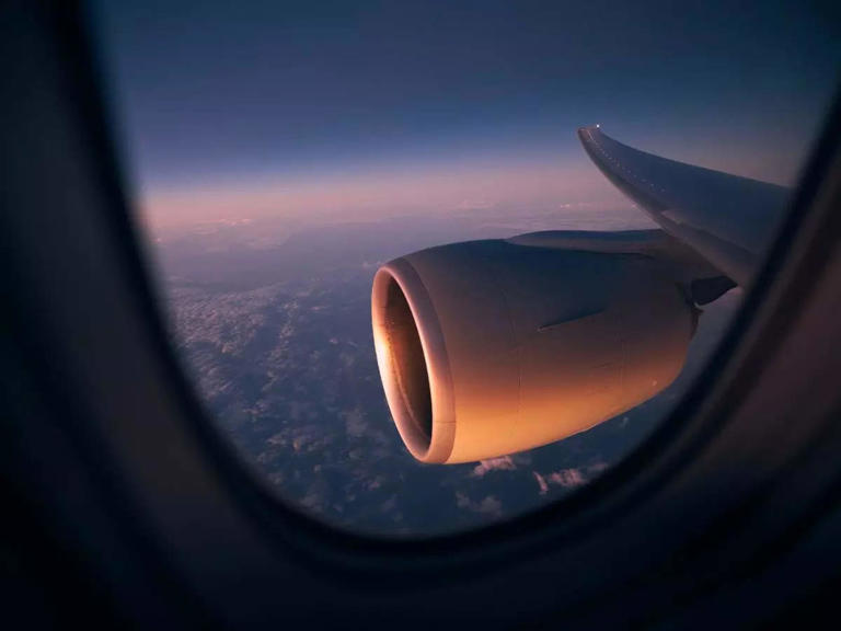 Why can’t you see stars from a plane window? Try this hack for a ...
