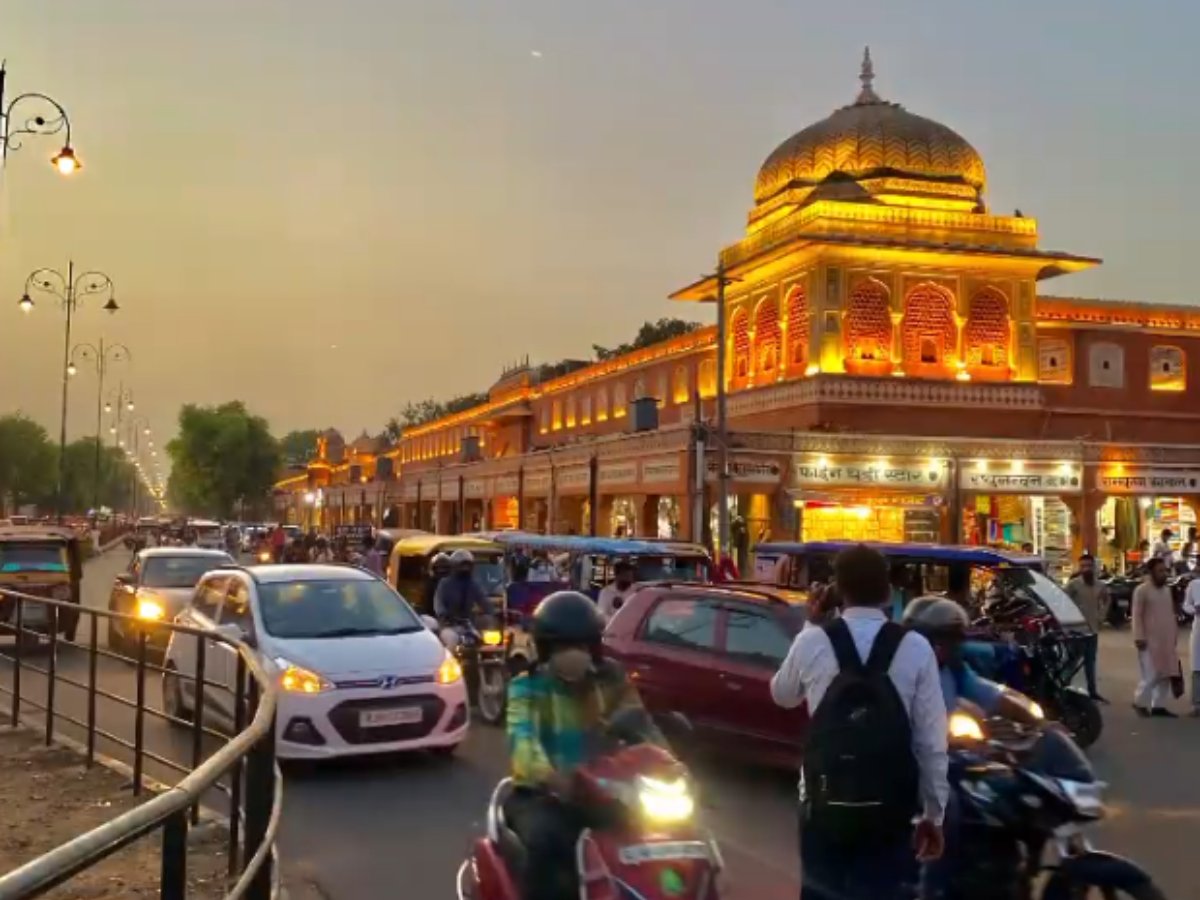 How Jaipur's Local Markets Shape Its Unique Identity
