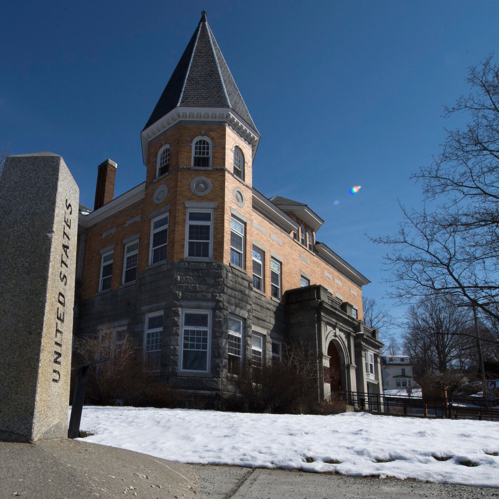 A library had one entrance for the U.S. and Canada for 100 years. Not ...