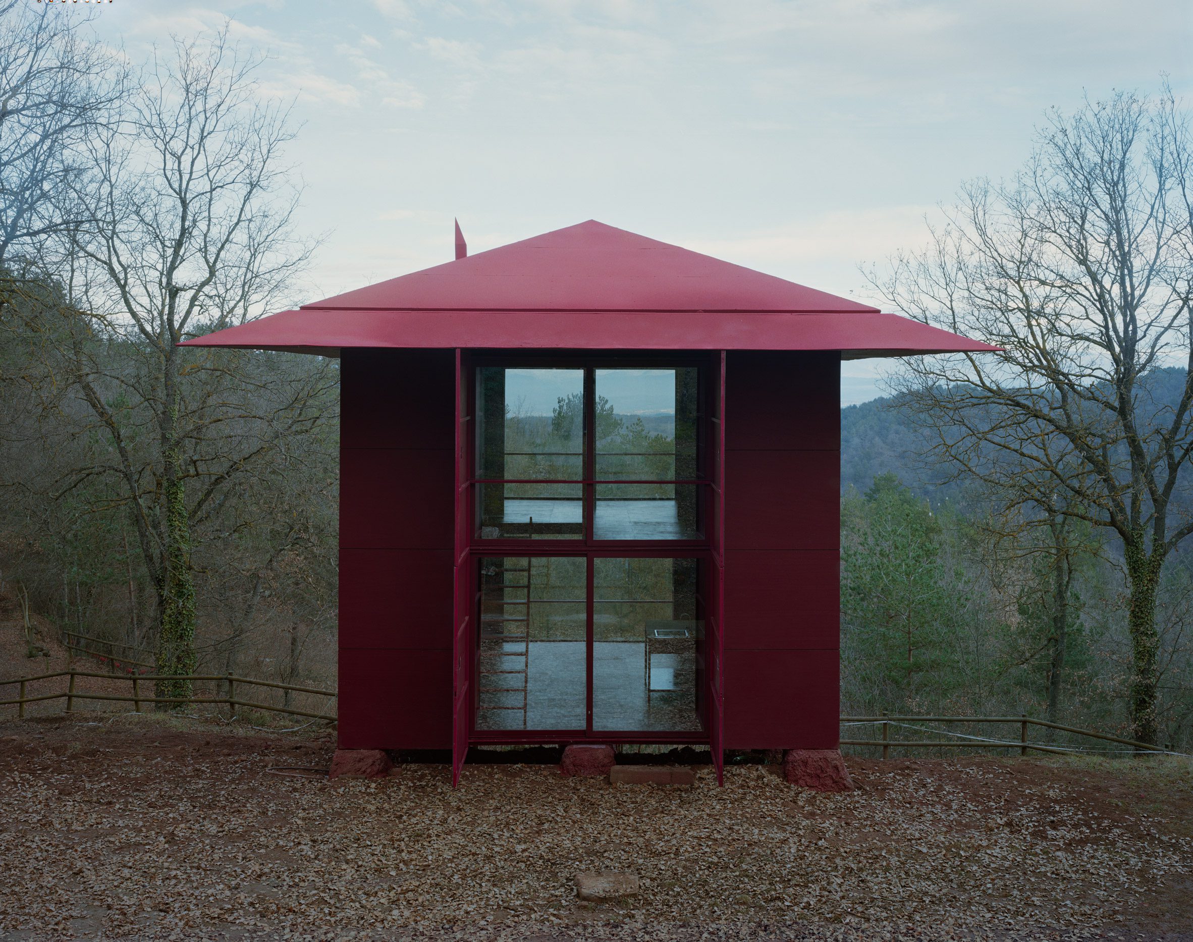 TEST places maroon holiday cabin in Barcelona woodland