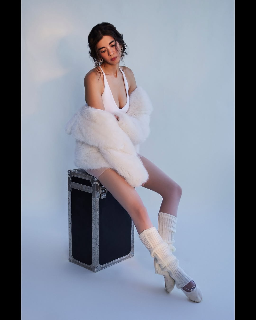 Hrithik Roshan Can't Stop Gushing Over Girlfriend Saba Azad's Glam Photoshoot; See PICS