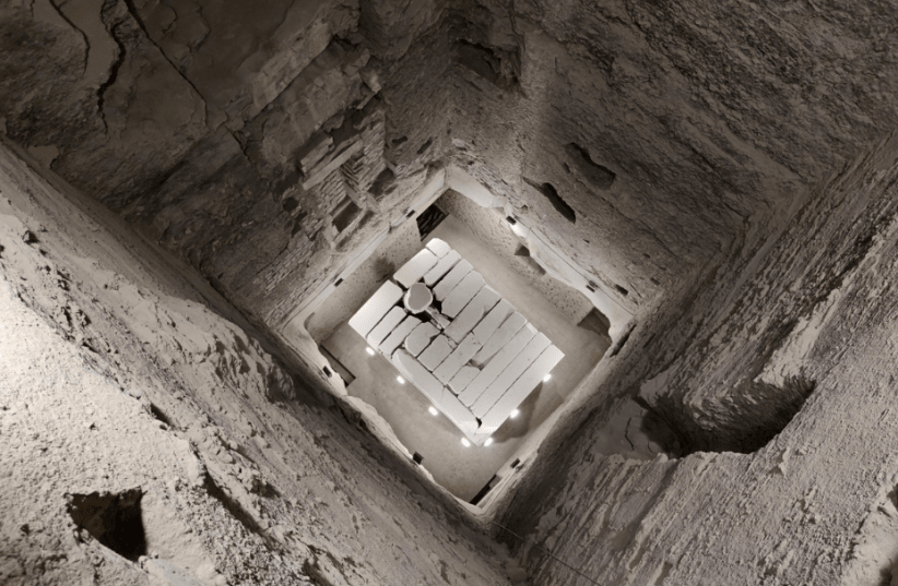 Researchers say they used SAR to find vast city beneath the pyramids