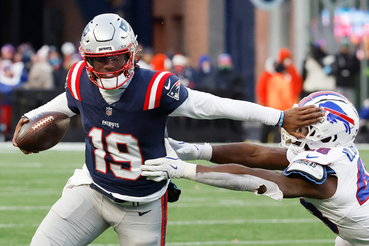 Patriots Under Fire for Head-Scratching Joe Milton Decision Before Trade