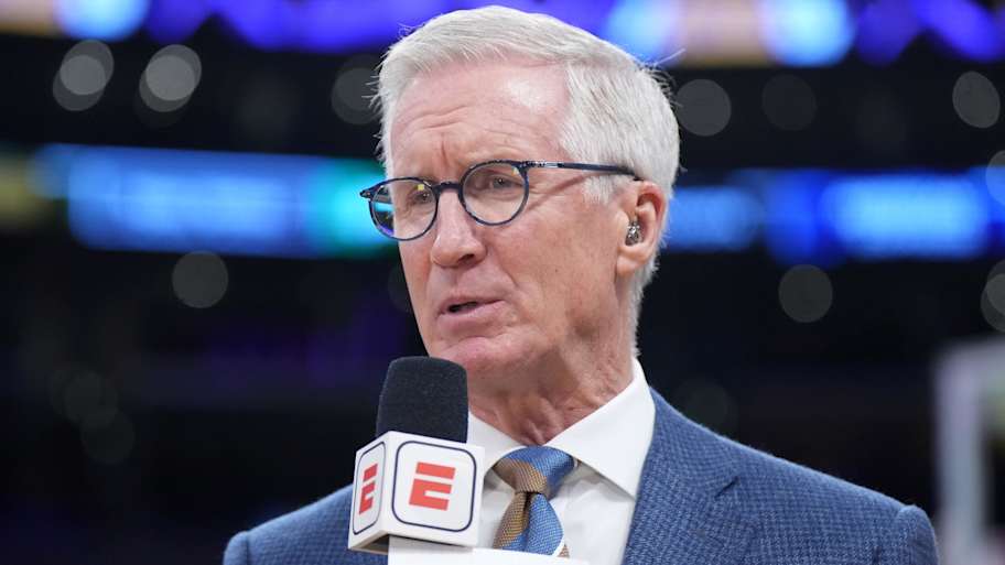 Knicks' Mike Breen Pays Tribute to Fellow MSG Voice