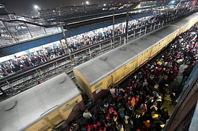 Heavy rush at New Delhi railway station as train delays cause congestion