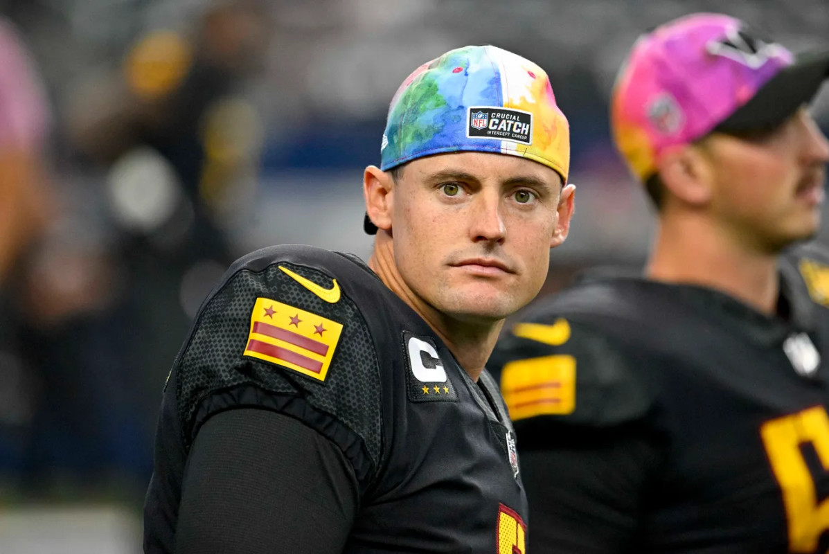 Commanders Celebrate Return of Record-Setting All-Time Great