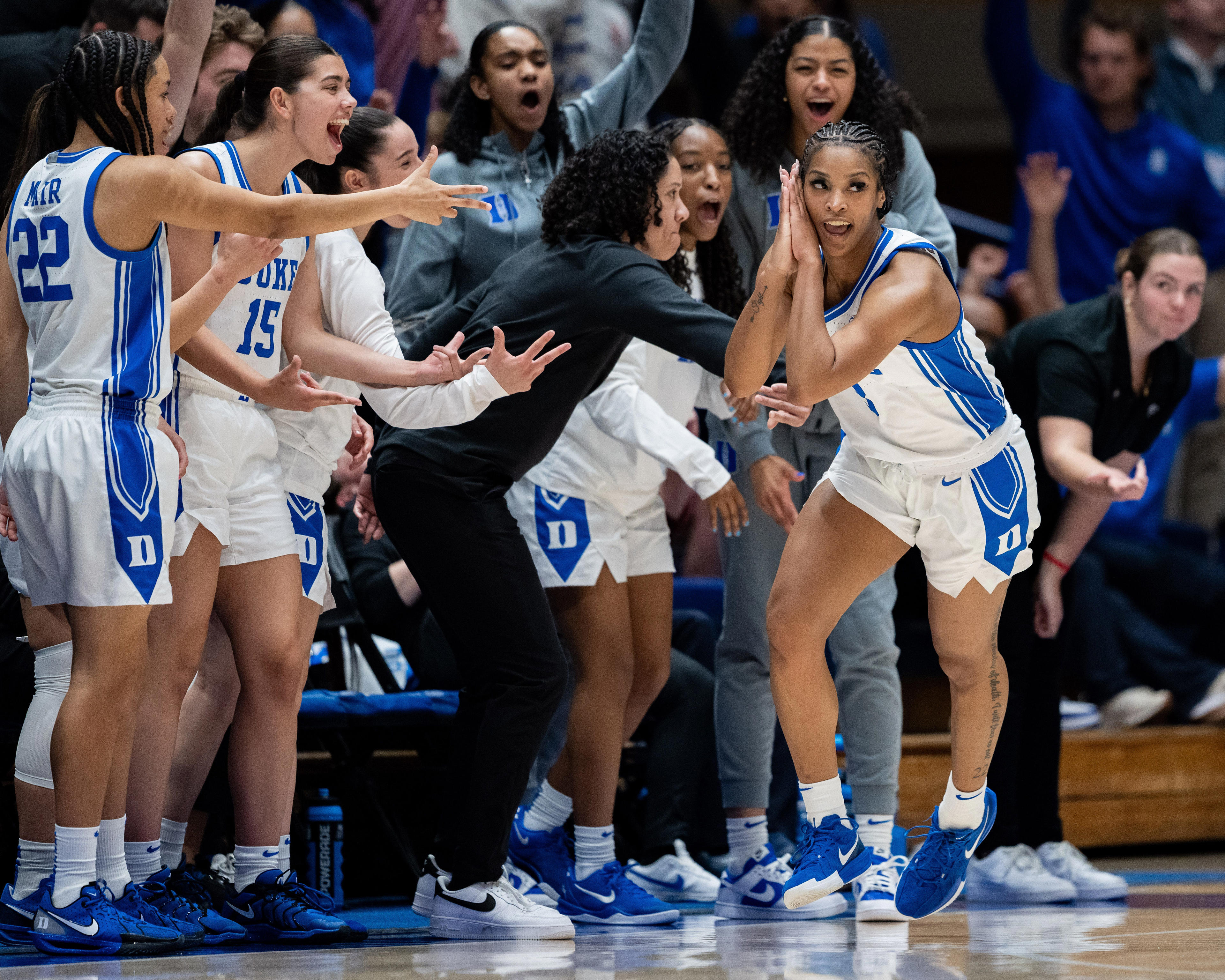 Watch Duke star give Oregon a Steph Curry 'Night Night' during women's ...