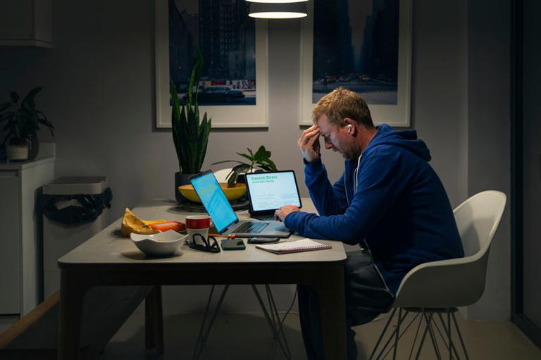 Savers 'most at risk' of missing out on state pension deadline, expert ...