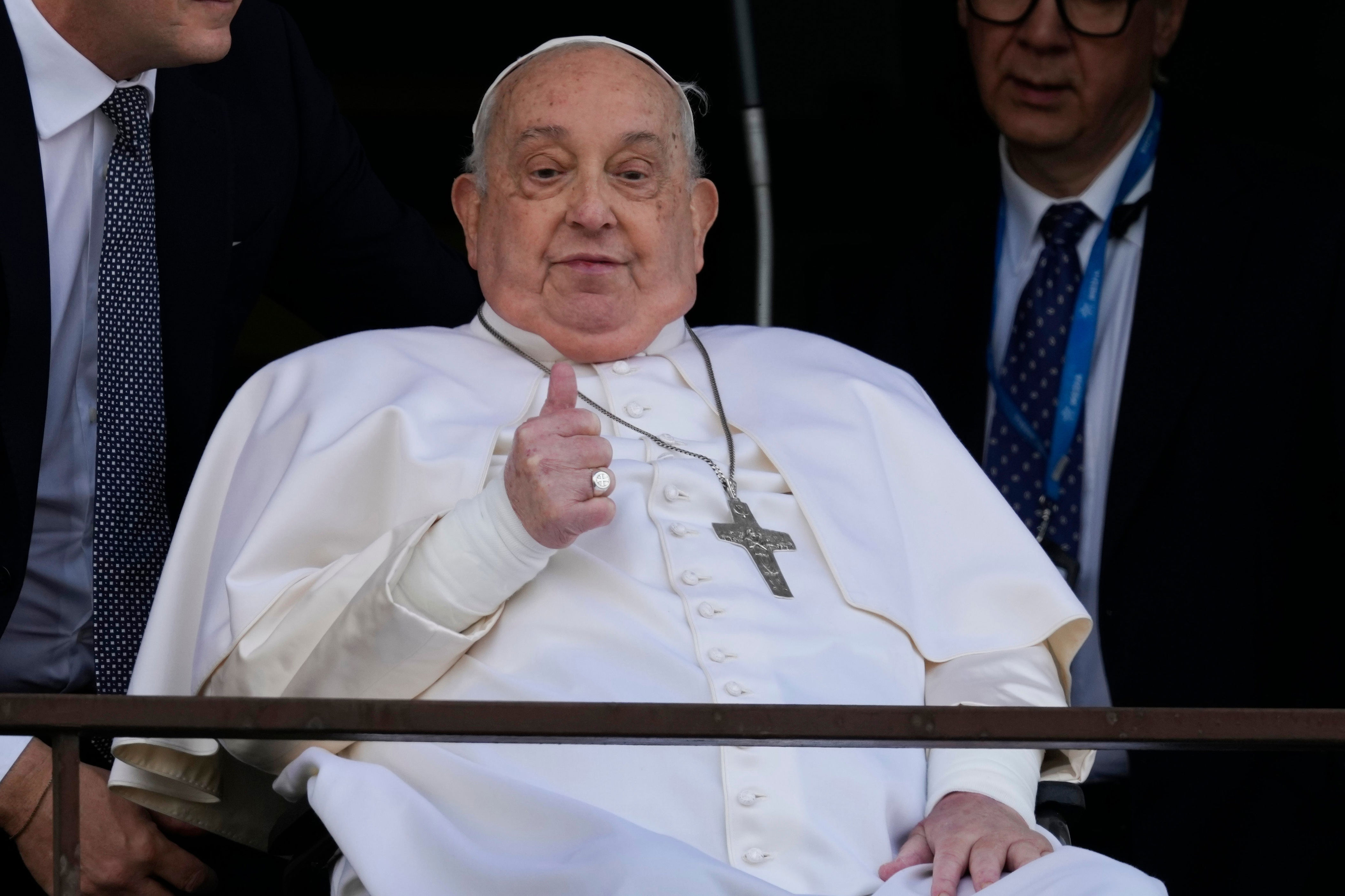 Pope Francis makes first appearance from window of Rome hospital ahead ...