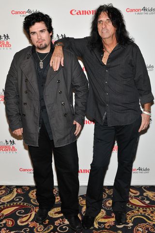 Alice Cooper's 3 Children: All About the Rock Star’s Daughters Calico ...