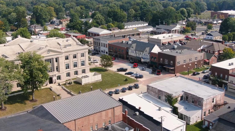 The Cozy Indiana Destination Where Small-Town Hospitality Meets Retro ...