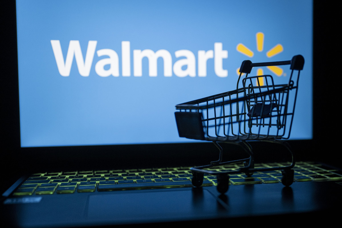 Walmart's Popular Everyday Carry Pocket Knife Is Just $10 & 'Sharp as a ...