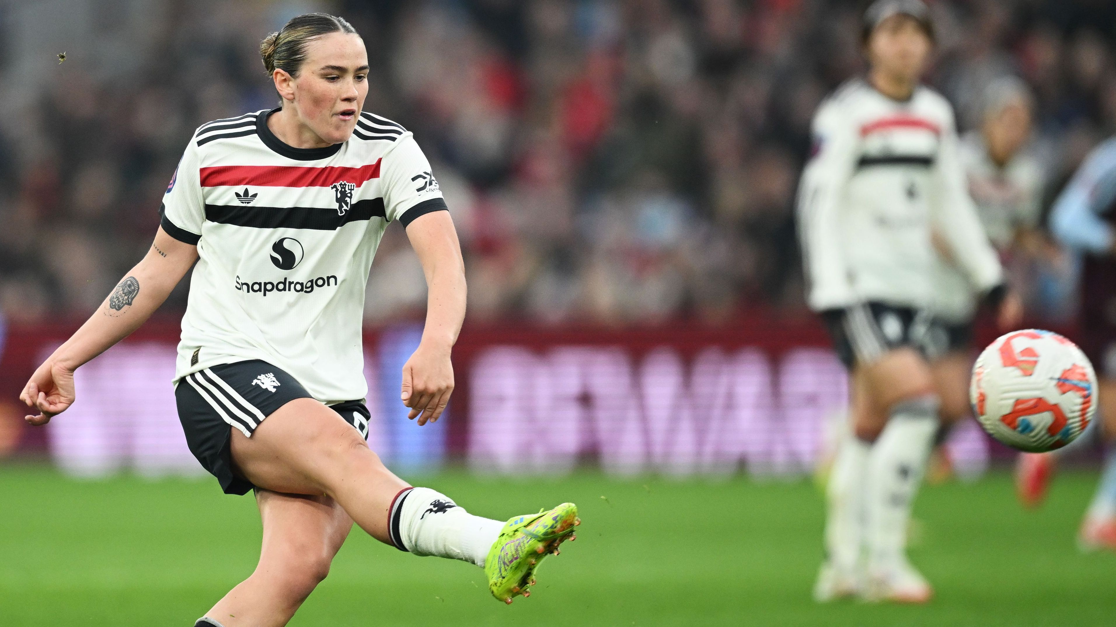 VIDEO: Lionesses star Grace Clinton scores outrageous 40-yard lob for ...