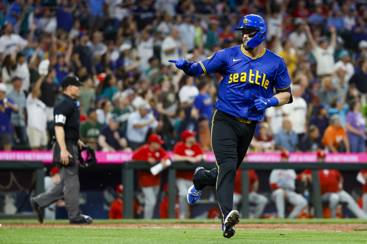 Former MLB All-Star New Option to Join Phillies Outfield