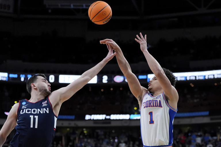 Florida ends UConn's bid for third straight national title with 77-75 ...