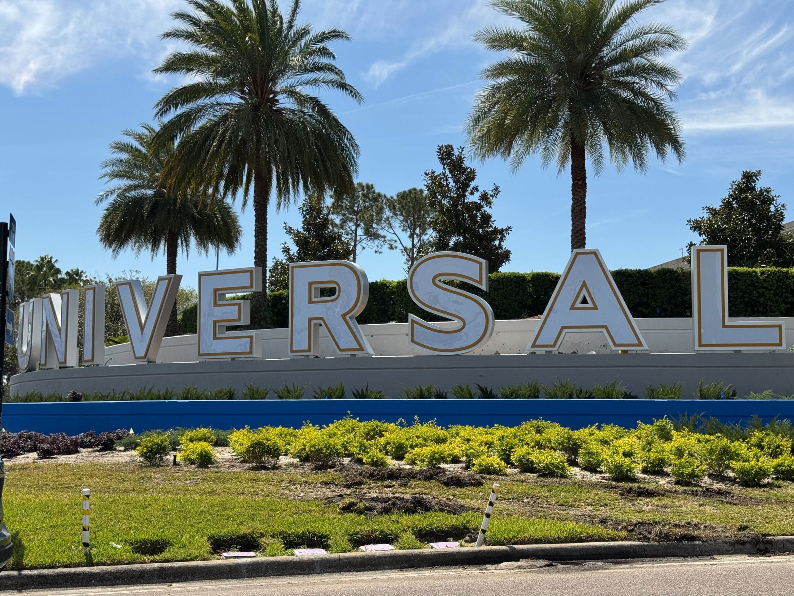 Second Universal Giant Letters Sign Added at Universal Orlando Resort