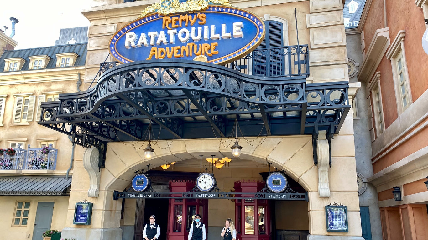 WATCH: Backstage Fire at Disney World's EPCOT Sends Smoke Over World ...