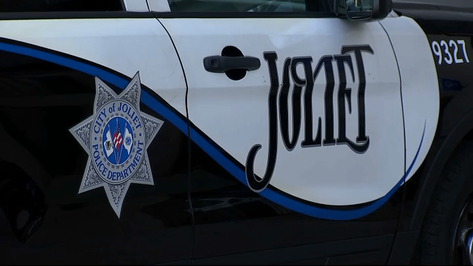 Videos capture chaotic fight between teens at Joliet mall