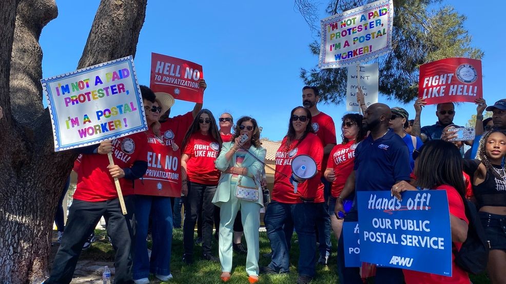 Postal workers rally to defend USPS against privatization threats