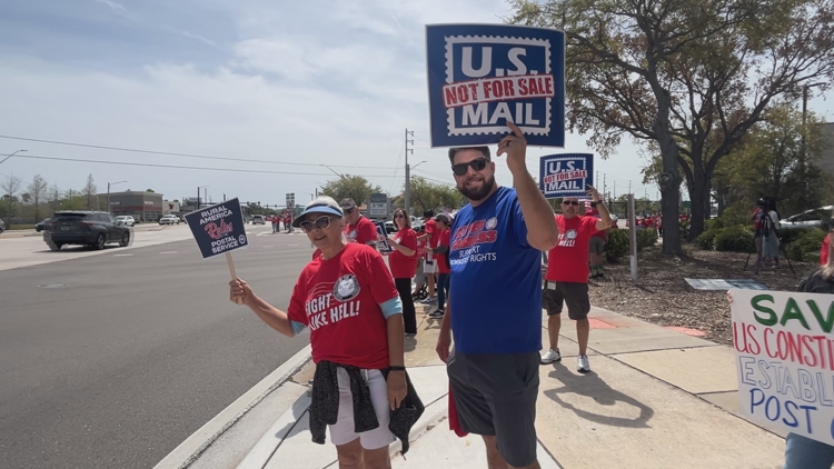 Florida postal workers rally against proposed USPS restructuring plan ...