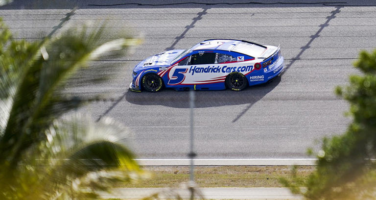 Kyle Larson surges late at Homestead-Miami, notches 30th Cup Series win