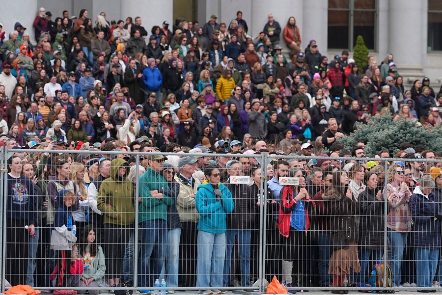 AOC, Sanders speak to over 30K in Denver in ‘biggest political event ...