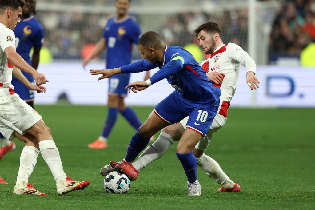 France fight back to reach last four