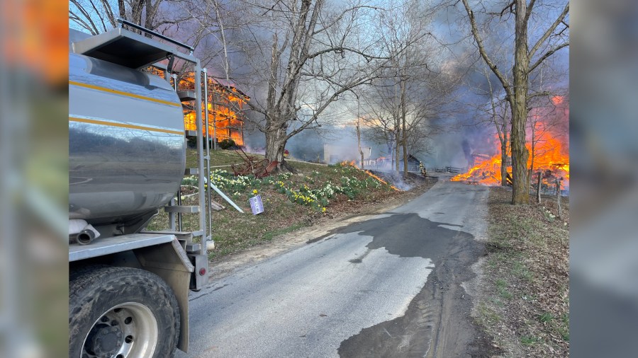 Six structure fire breaks out in Monroe County