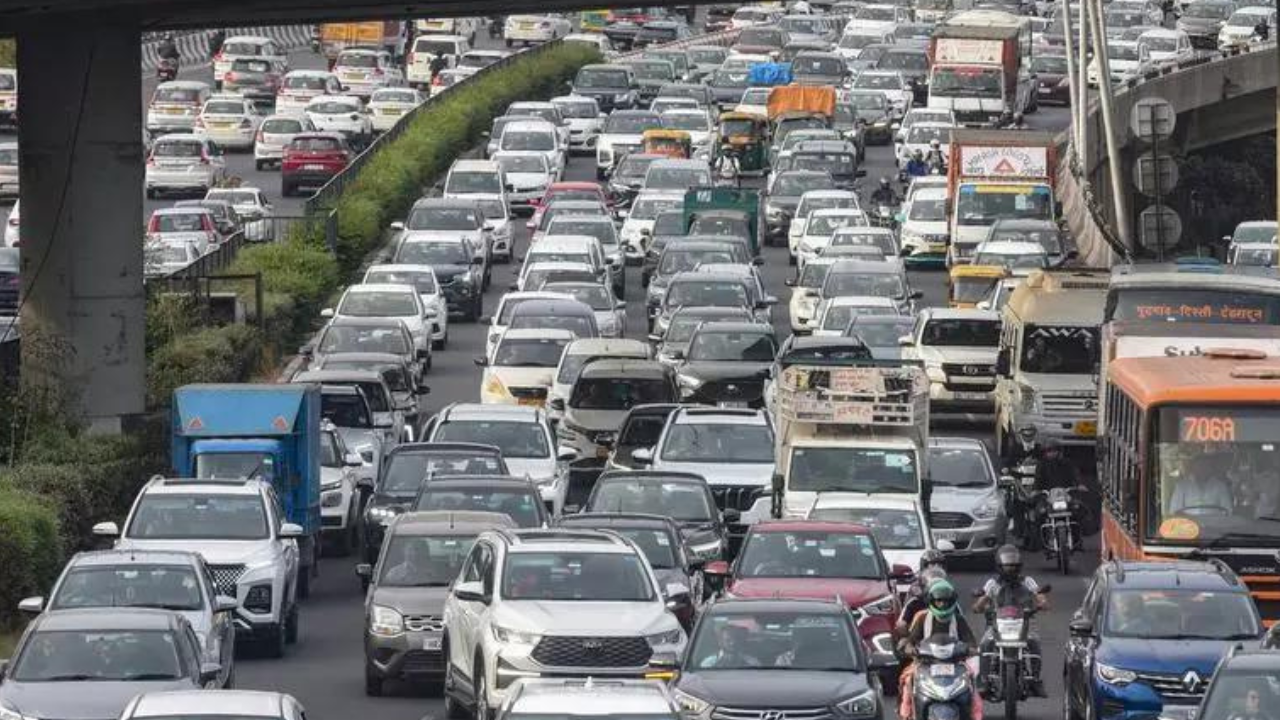 Why it's peak-hour traffic nightmare all day at this Delhi-Gurgaon stretch