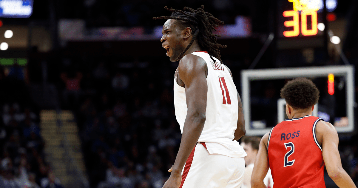 Ruger Riojas, Dylan Volantis lead No. 8 Texas to series win over No. 2 ...