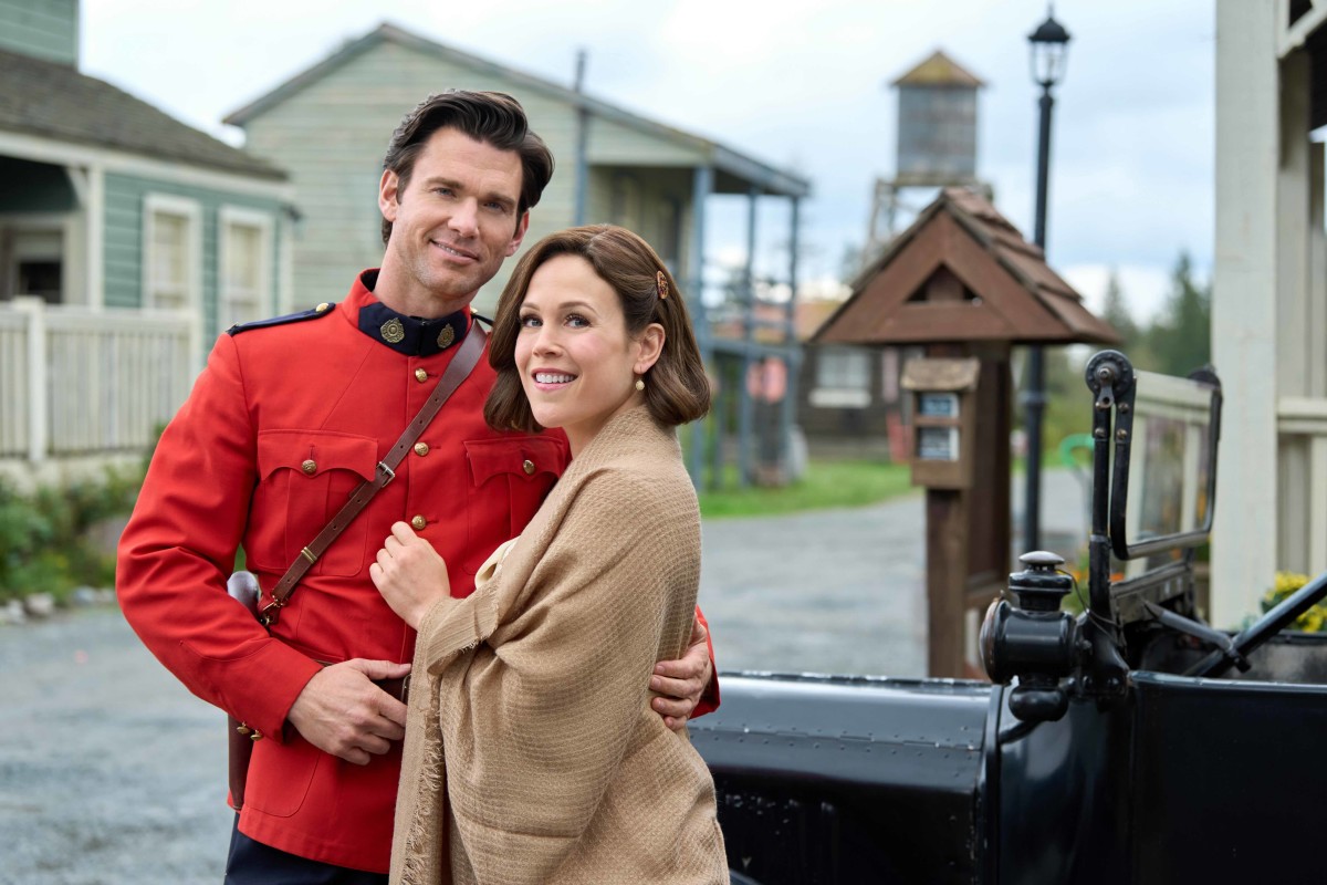 Hallmark Announces Record-Breaking Season 13 for 'When Calls the Heart ...