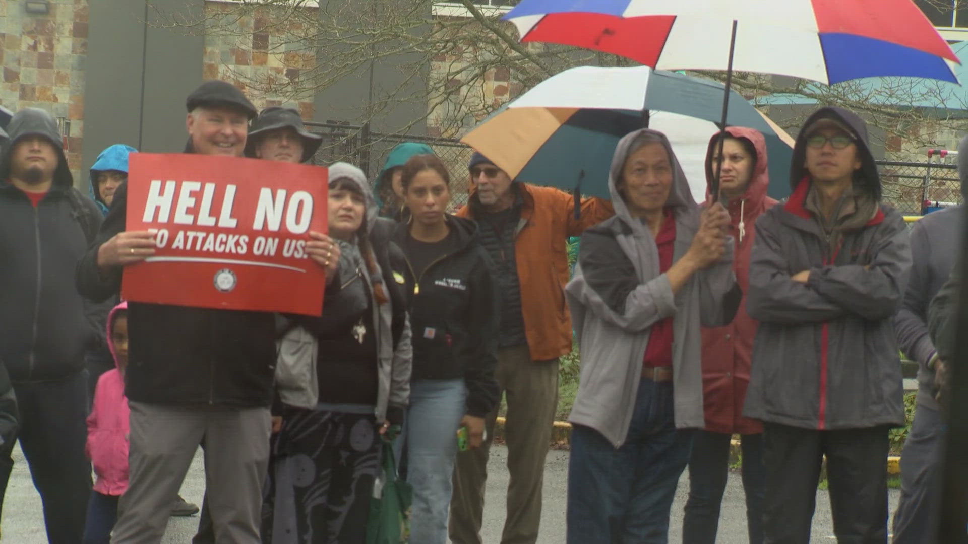 'Fight like hell': Hundreds of postal workers statewide hold rallies ...