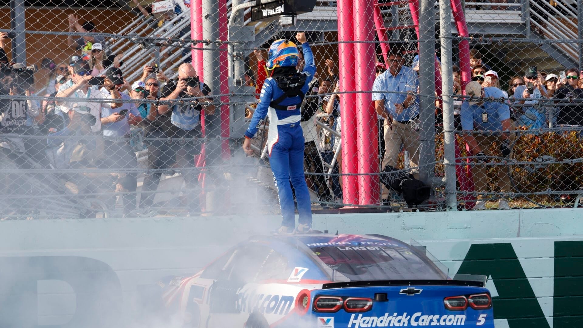 Kyle Larson wins Cup Series at Homestead, finishes one race shy of ...