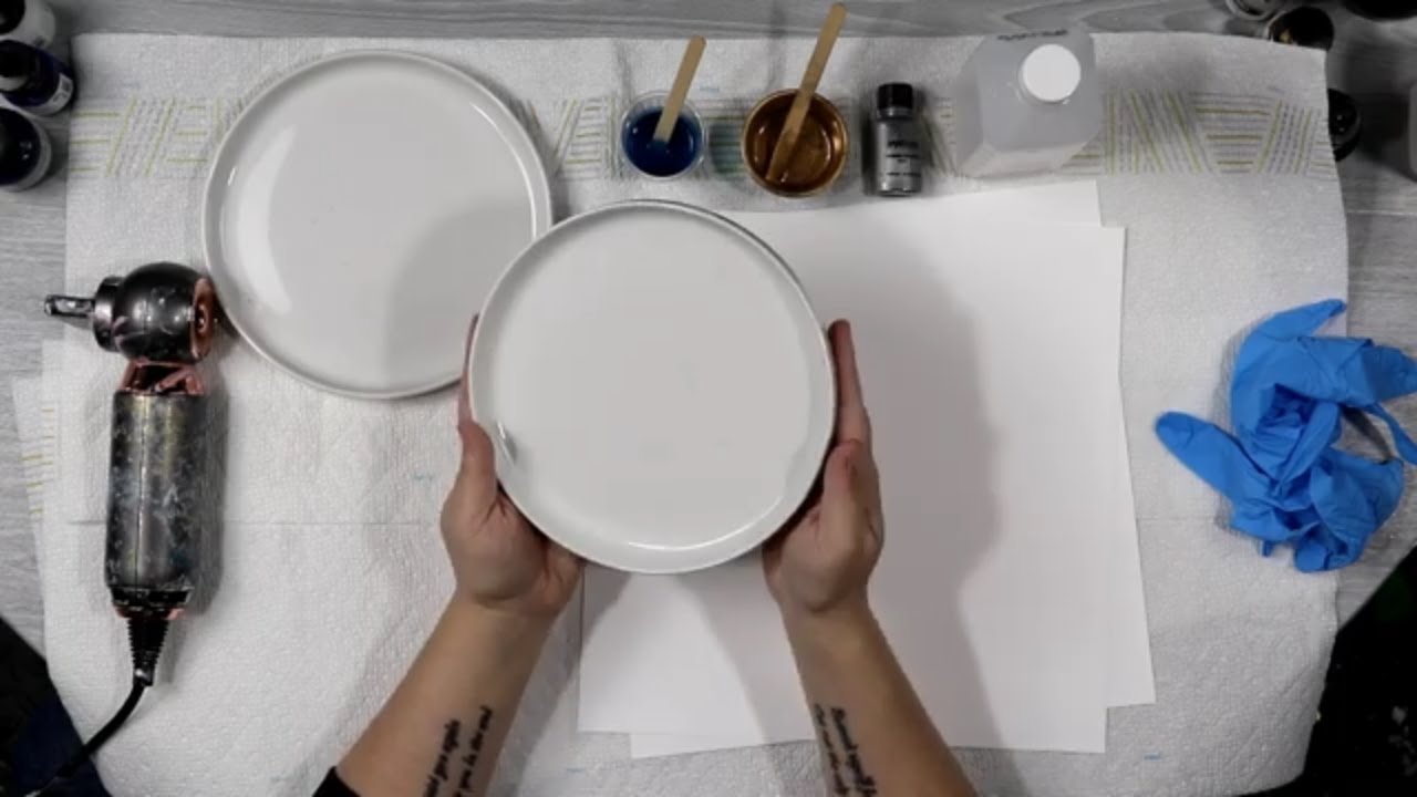 See These Amazing Catch-All Trays With Acrylic Pour Technique