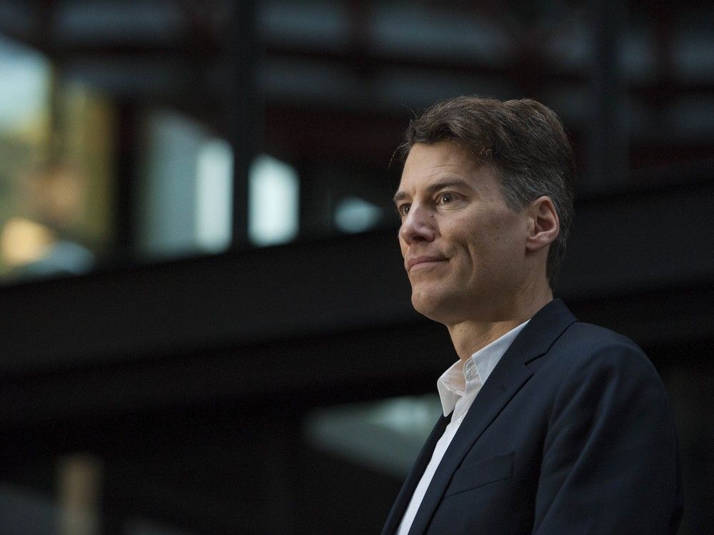 Former Vancouver Mayor Gregor Robertson to run for Liberals in federal ...