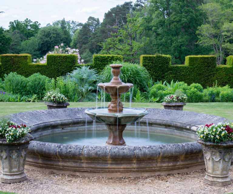 Landscape designers share the secrets to creating a romantic garden ...