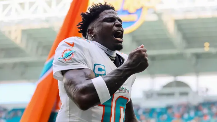Tyreek Hill sends 5-word message to Dolphins amid trade speculation