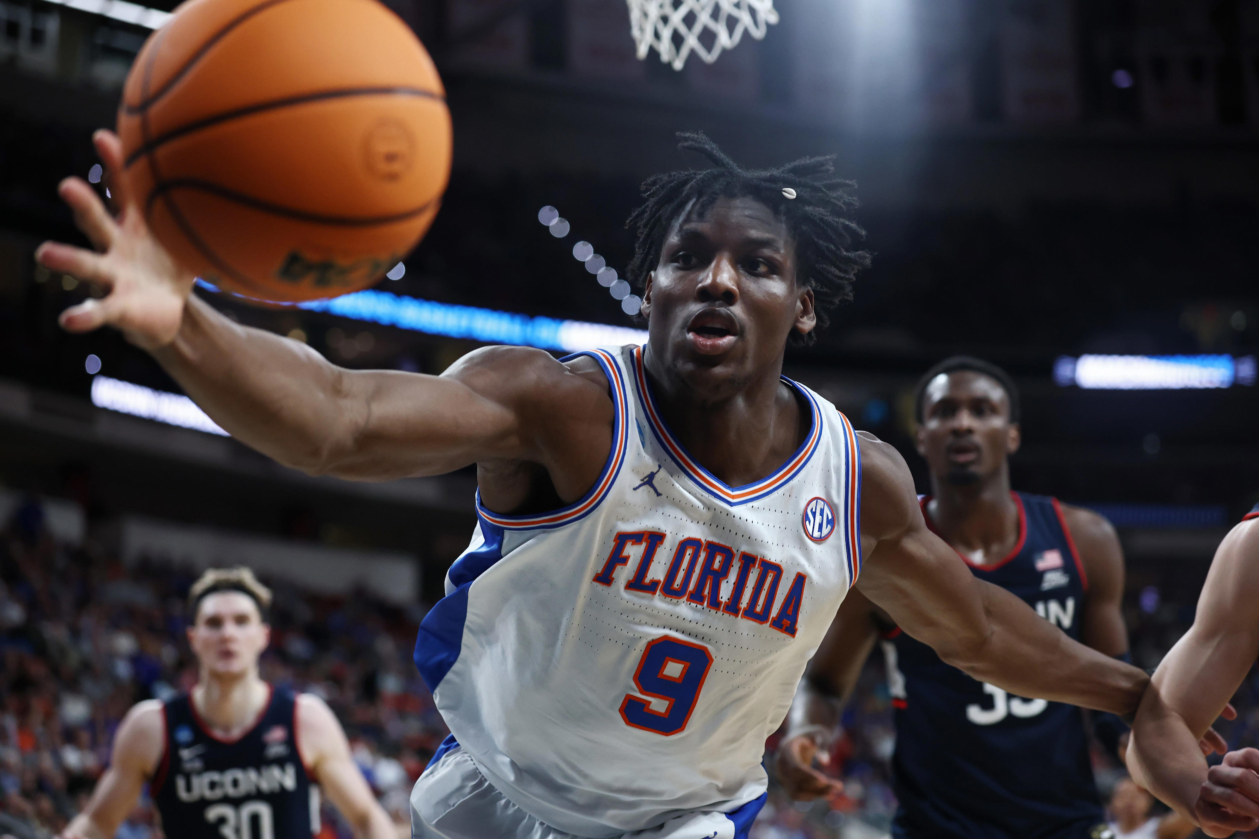 USA TODAY Sports has this team beating Florida basketball in the 2025 ...