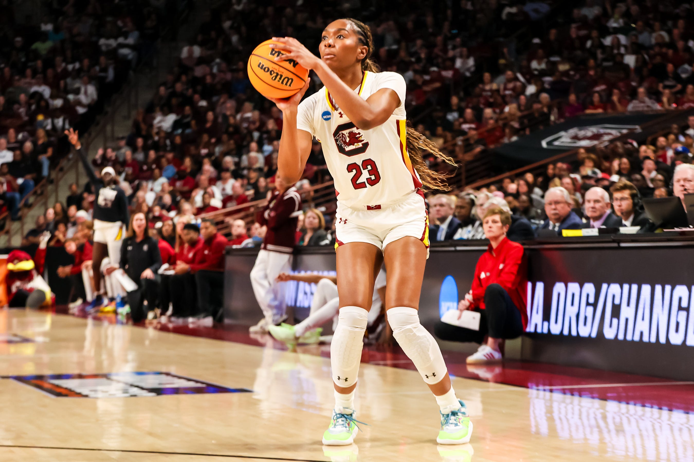 Former South Carolina guard Bree Hall back in WNBA, signs with Valkyries